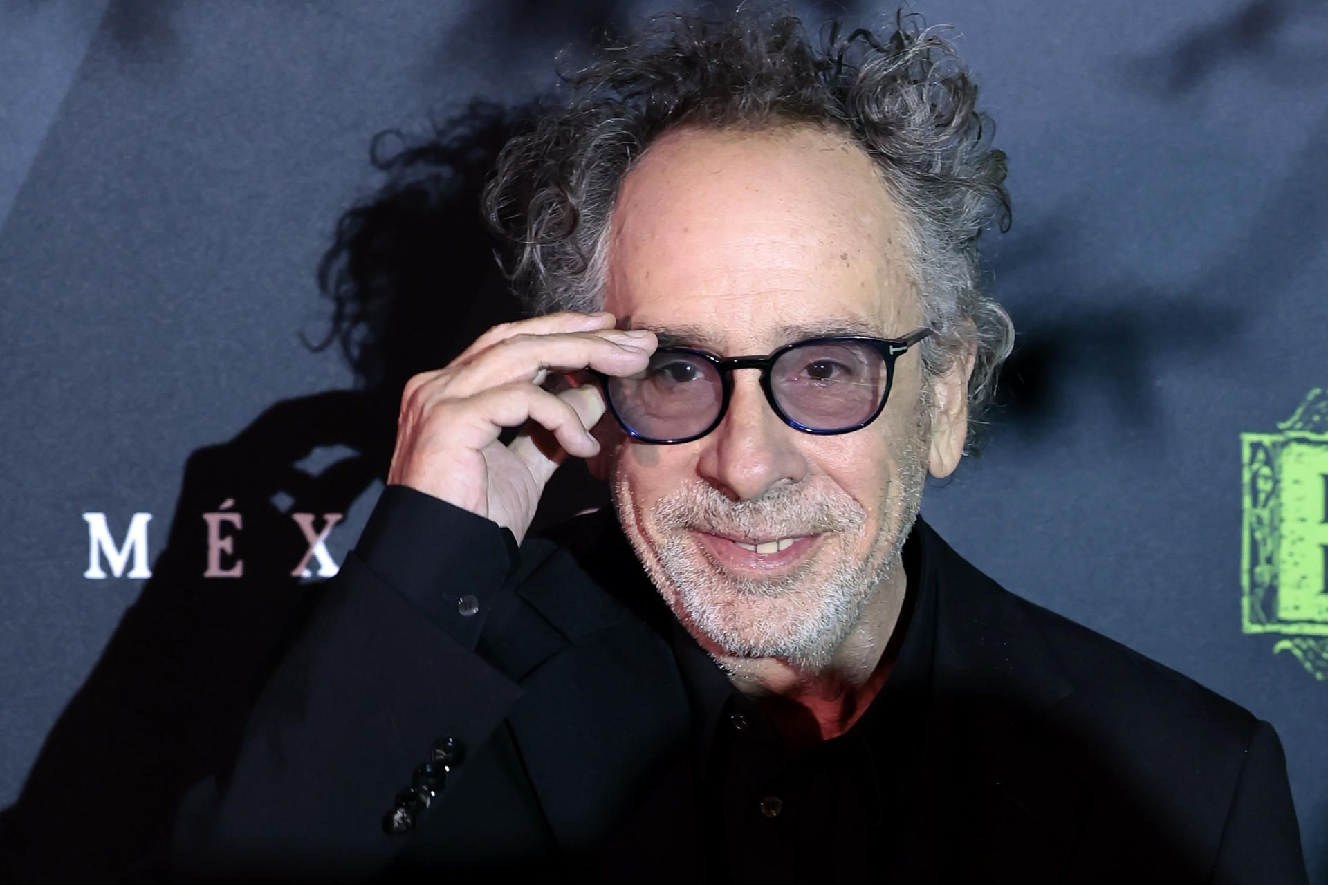 Tim Burton recibe su estrella en el Paseo de la Fama
