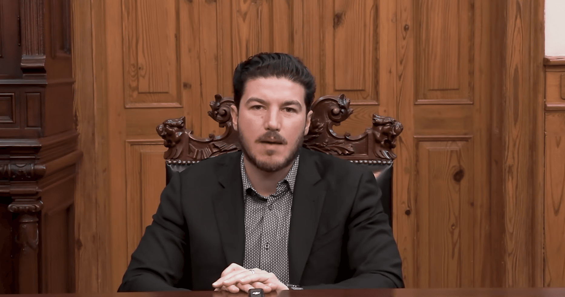 Confirma Samuel clases opcionales y en línea; profes sí acudirán