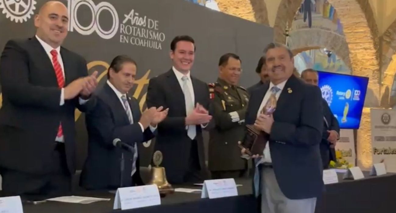 Celebra Club Rotario 100 años; galardona a miembros distinguidos