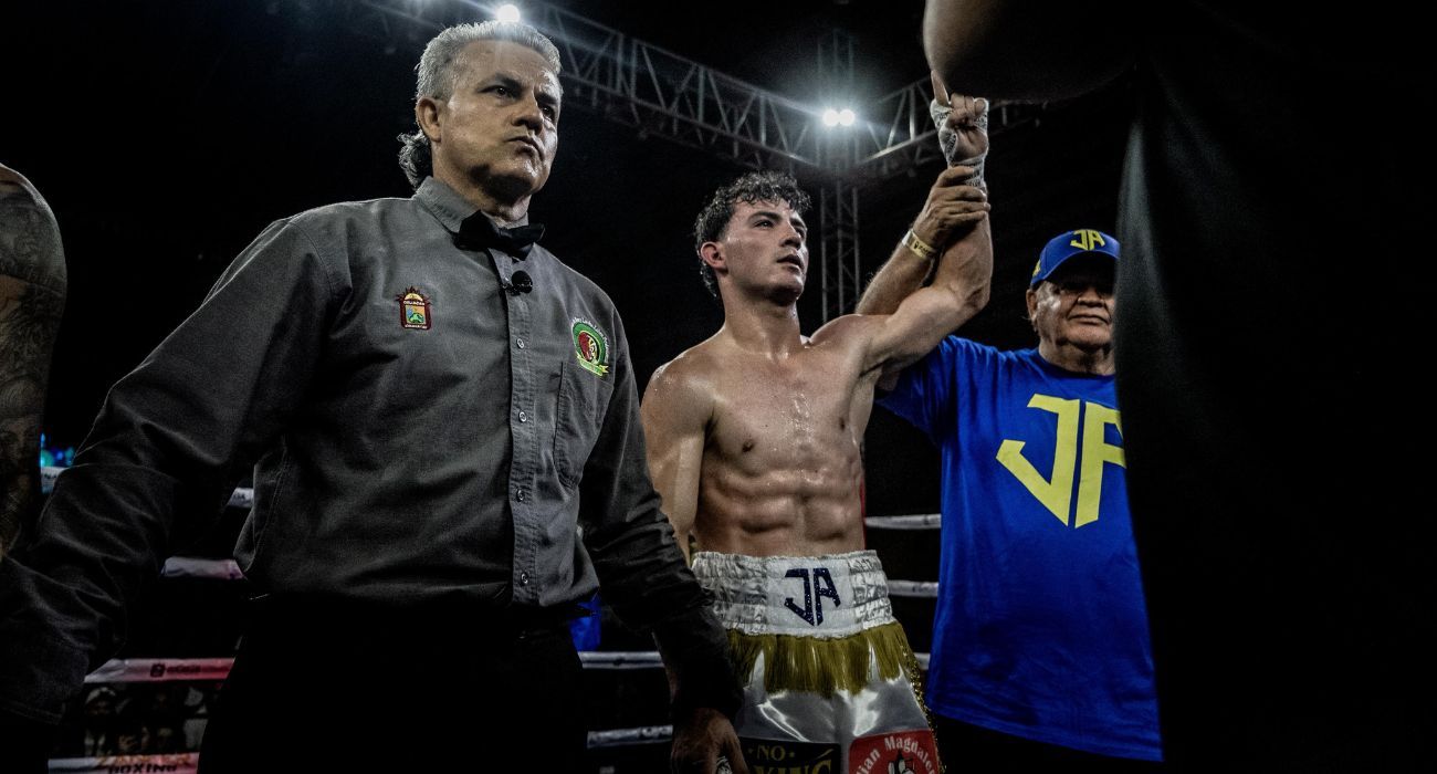 Johan Álvarez vence por nocaut técnico a Eduardo Gómez