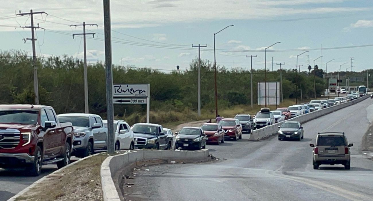 Esperan hasta dos horas para cruzar puente Reynosa-Hidalgo