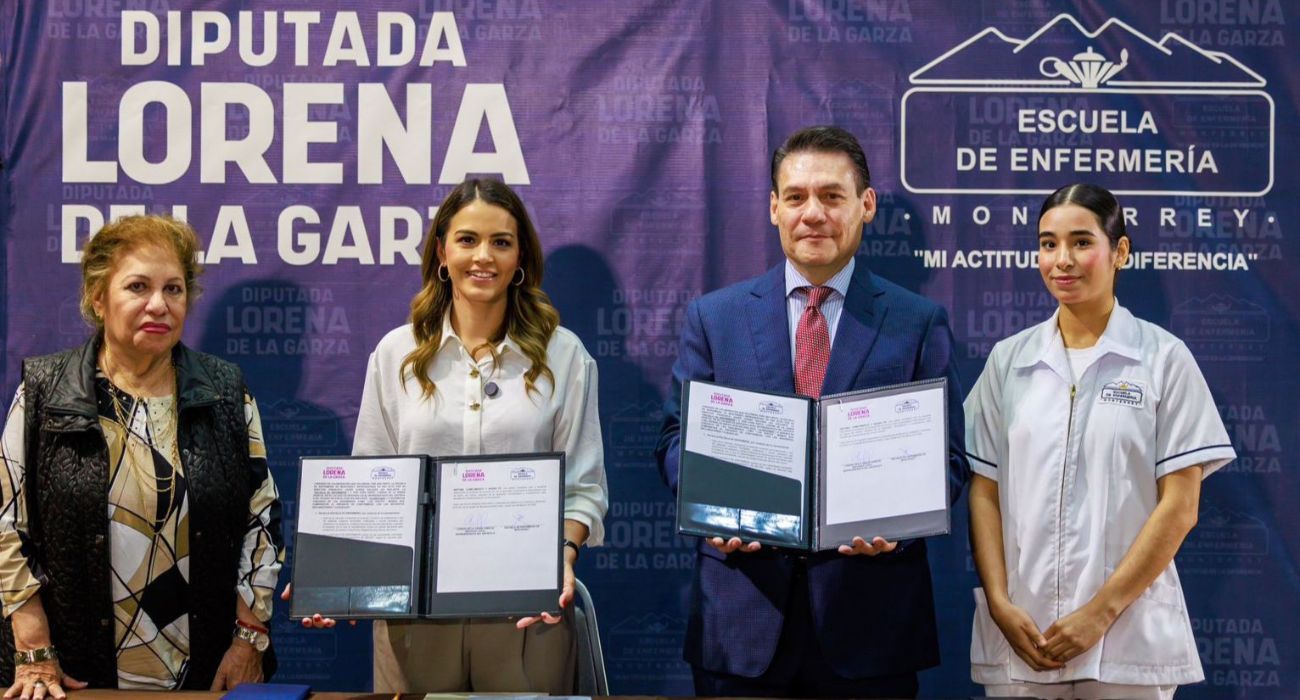 Firma Lorena convenio con Escuela de Enfermería Monterrey