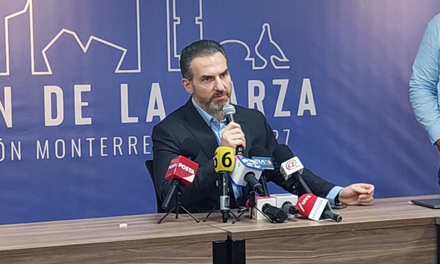 Califica Adrián como locura anular elección de Monterrey