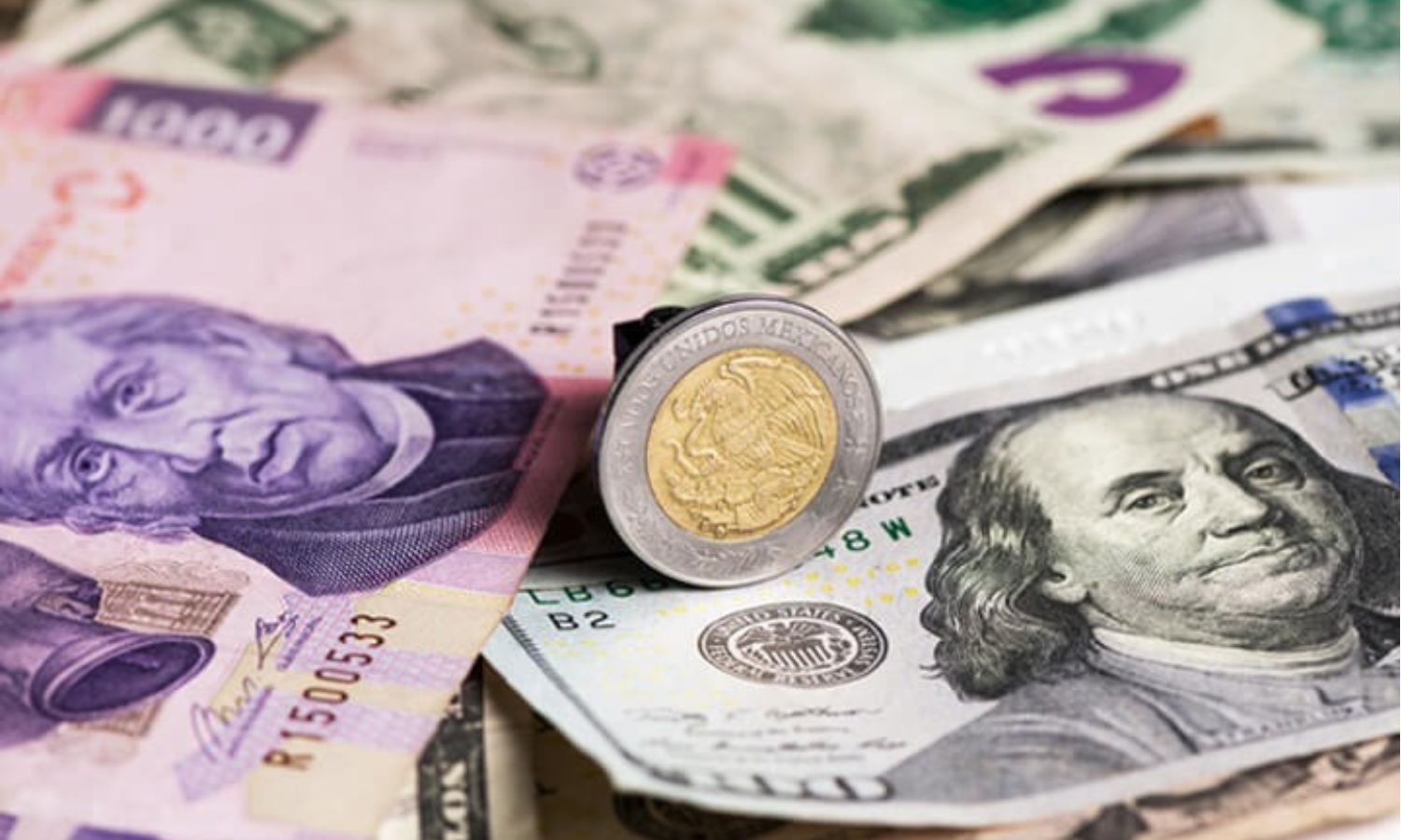Peso mexicano arranca 'ganando' en la era Sheinbaum