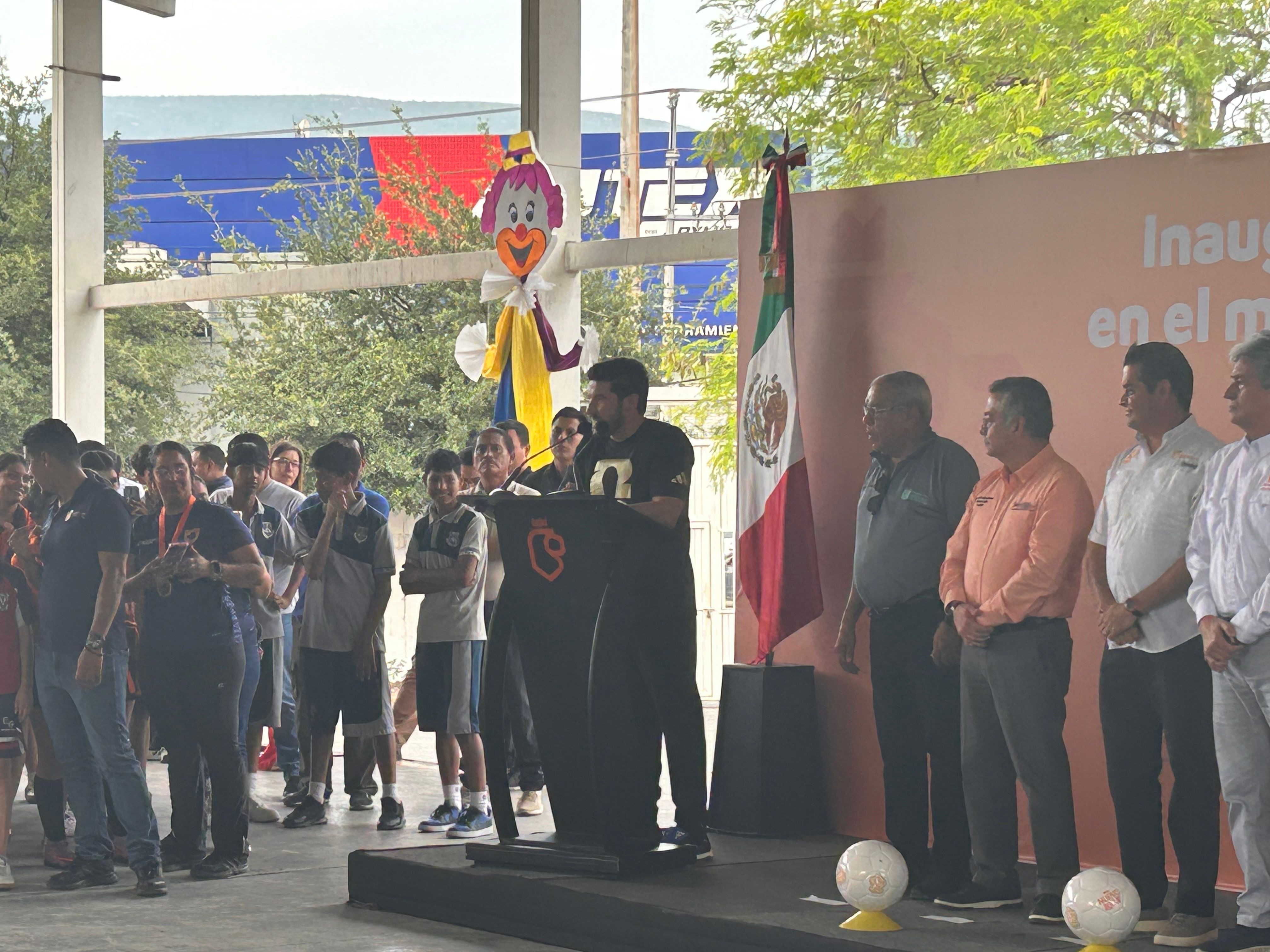 Samuel construirá 30 nuevas escuelas y 5 preparatorias