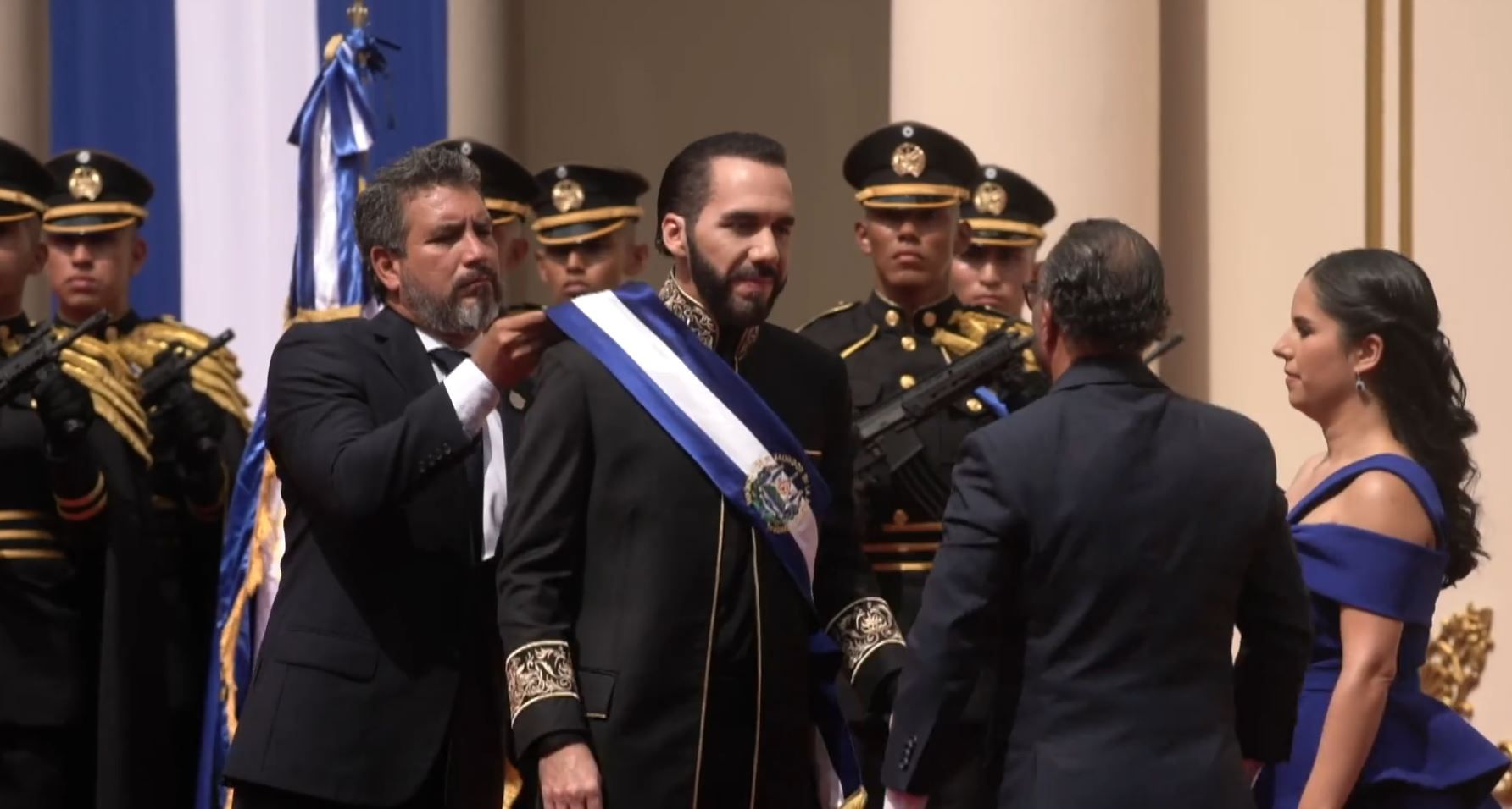Bukele es investido para segundo mandato en El Salvador