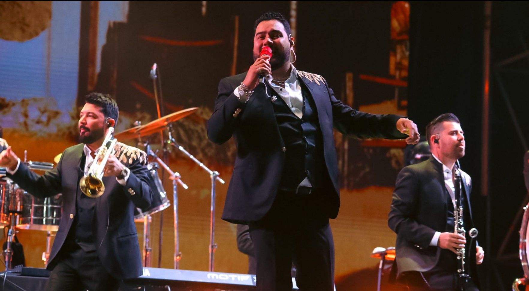 La Banda MS enciende Monterrey con su show en el Macrofest