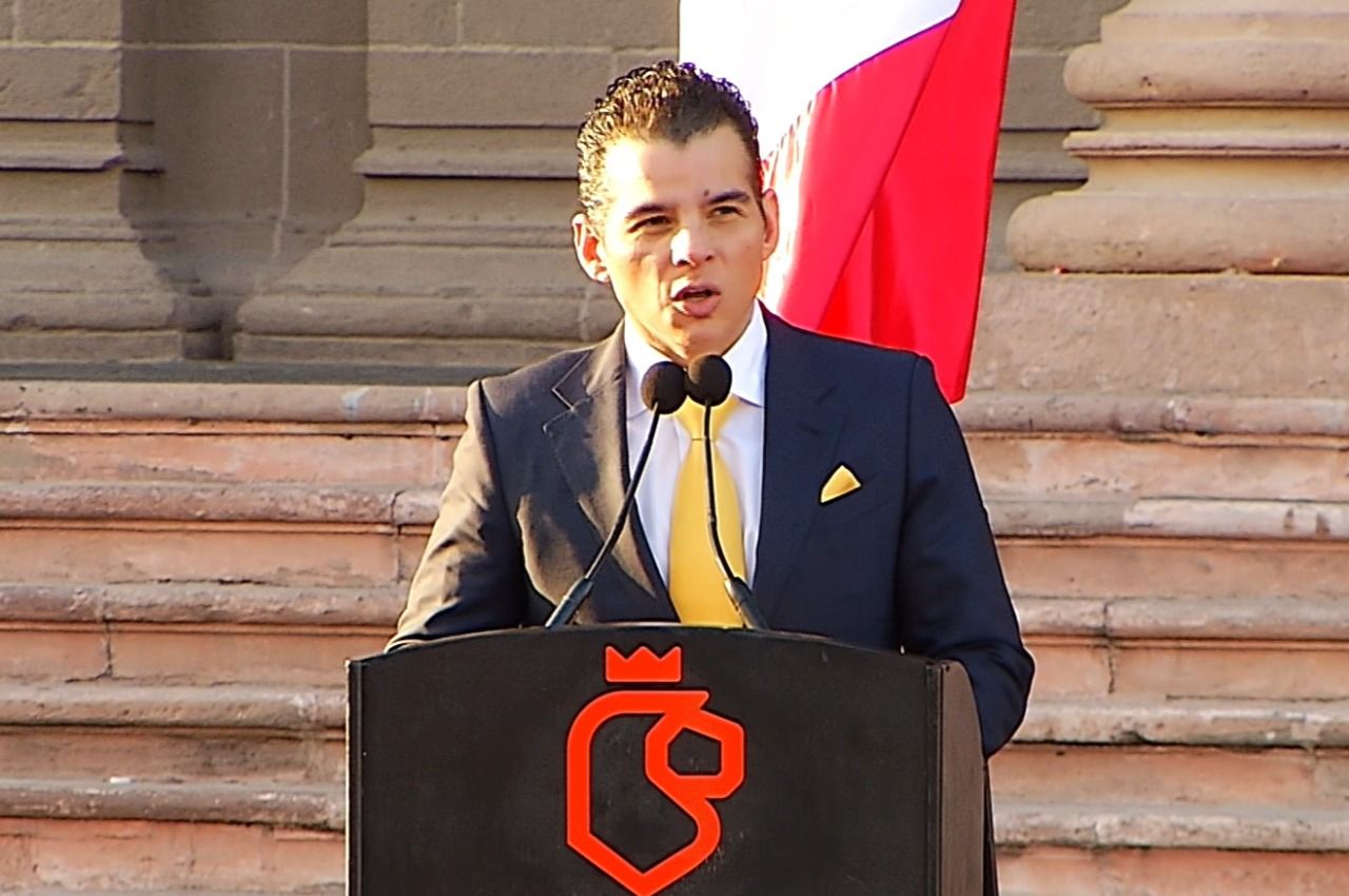 Son rescatistas un orgullo para el estado: Mike Flores