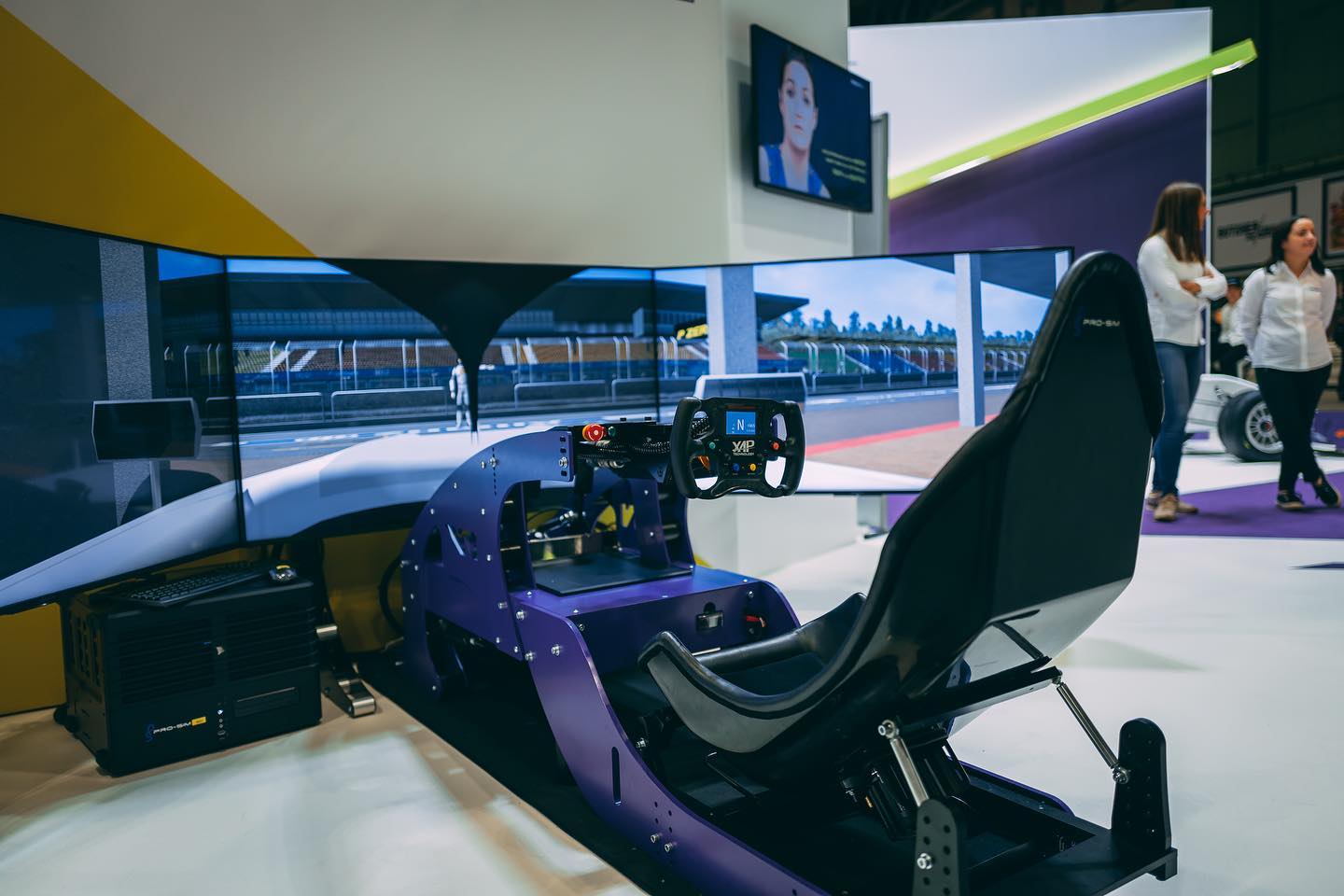 Conviértete en piloto con el nuevo simulador de carreras