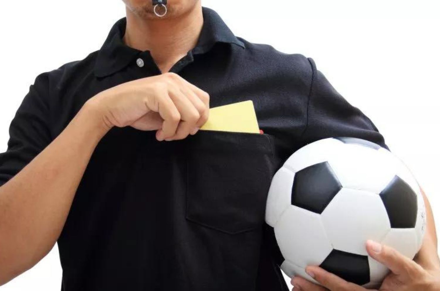 Aficionado rayado amenaza a árbitros y desata polémica