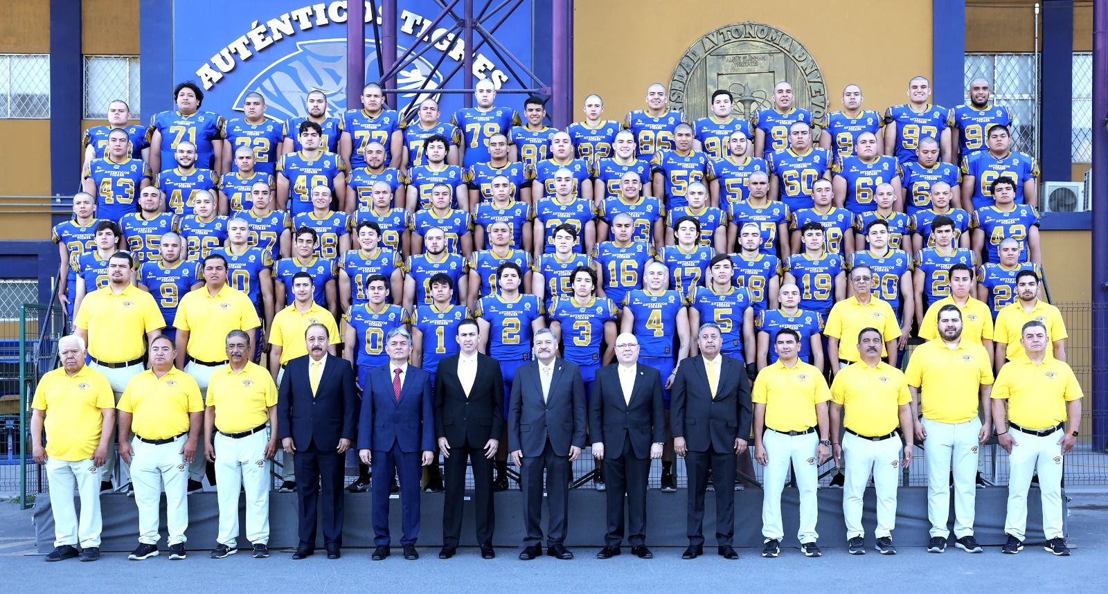 Presenta Auténticos equipo que defenderá el título de la ONEFA