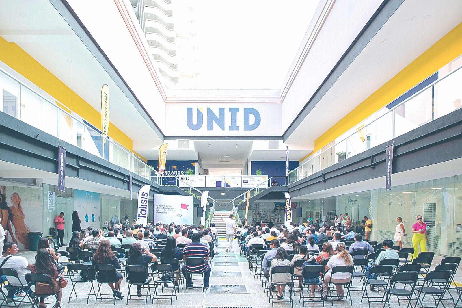 ¡EN UNID sean todos bienvenidos para estudiar!