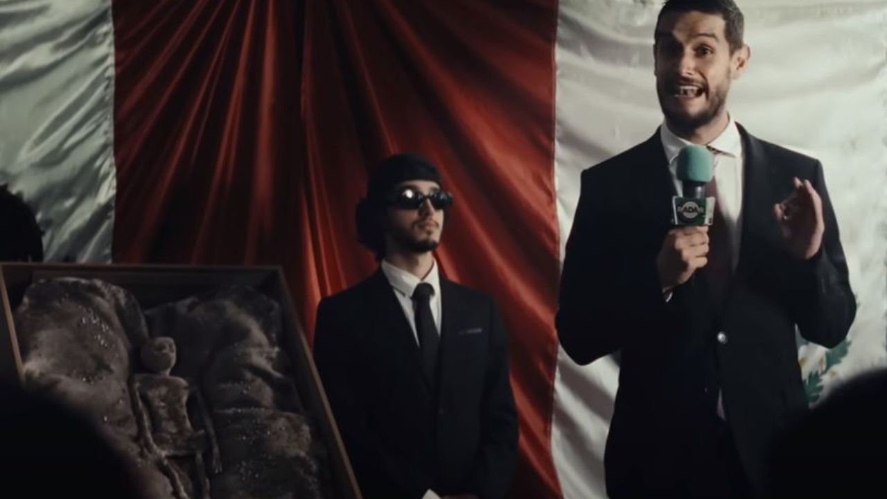 Adrián Marcelo parodia a Maussan en Rewind Hispano 2023