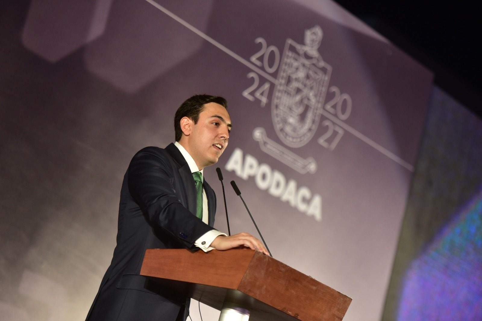 César Garza deja mensaje a Samuel García en toma de protesta