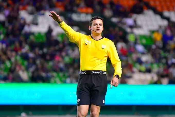 Árbitro del Clásico Regio habría sido 'drogado y asaltado'