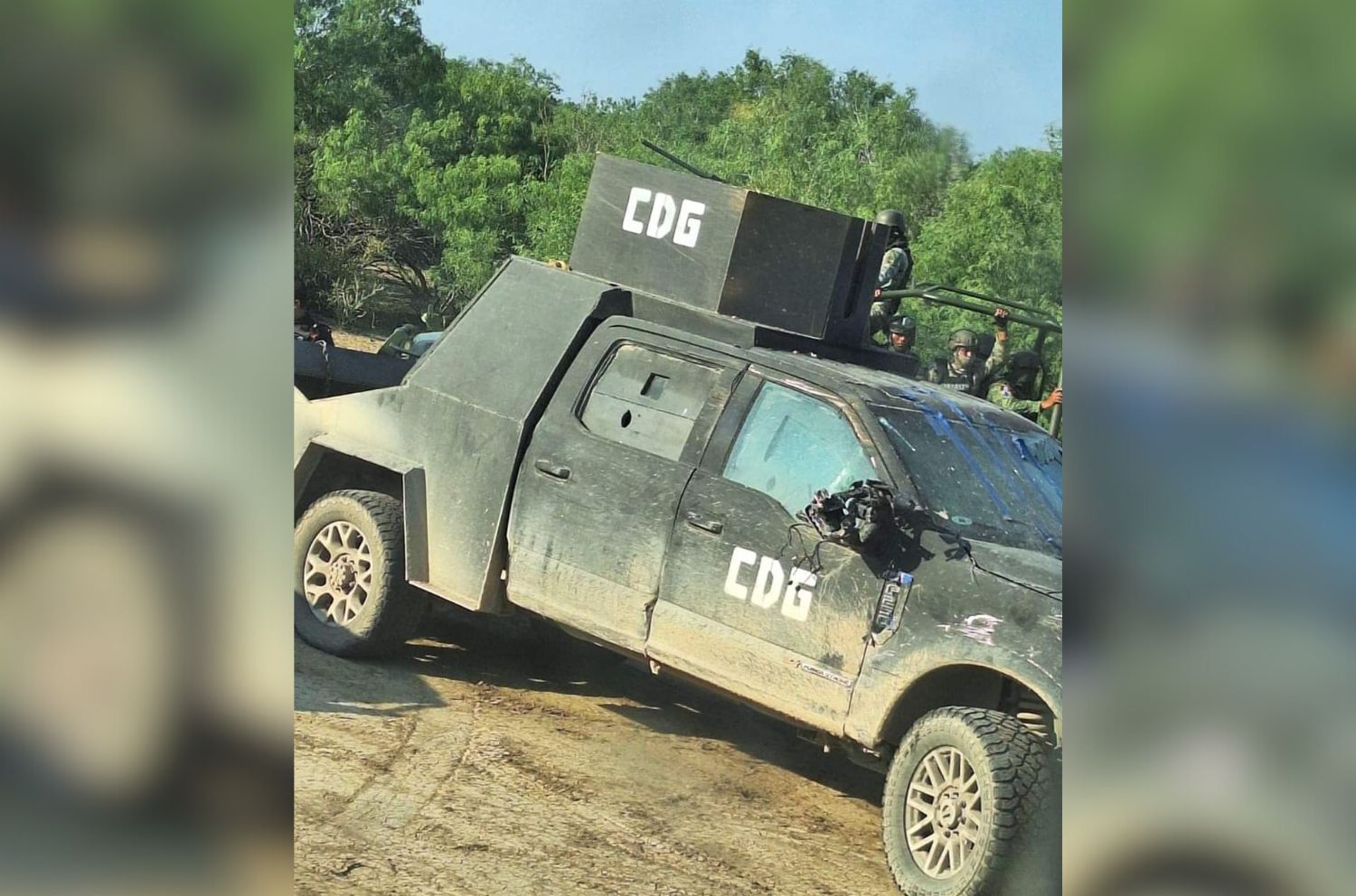 Aseguran vehículos 'monstruos' con siglas CDG en China, NL