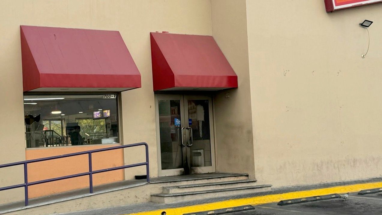 Reportan daños en negocio de pollos en Santa Catarina