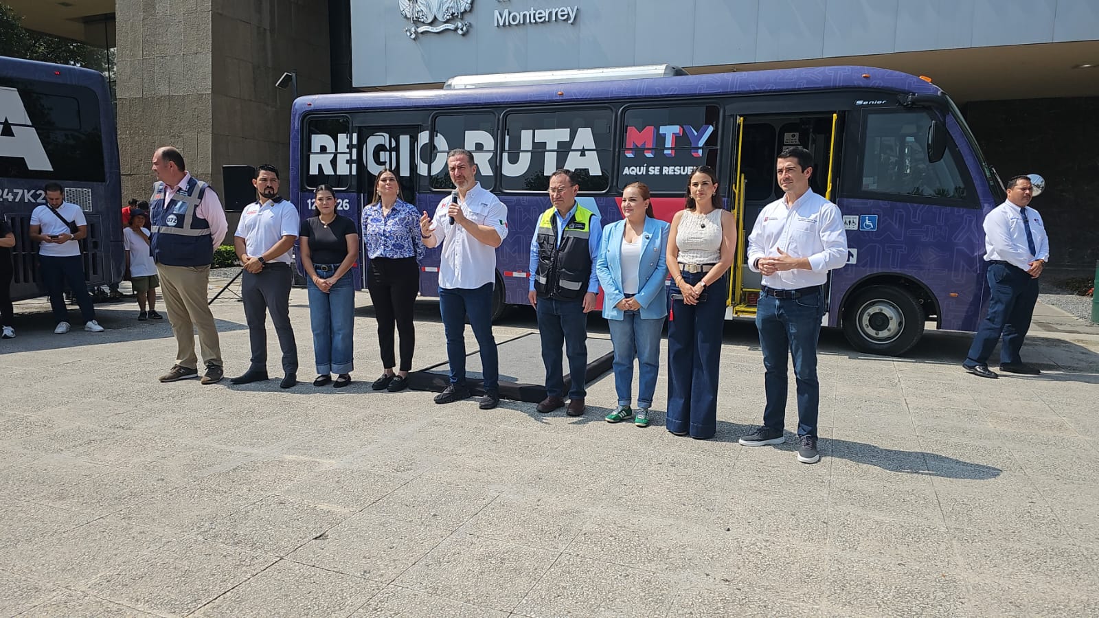 Pone Monterrey en marcha sistema de transporte Regio Ruta