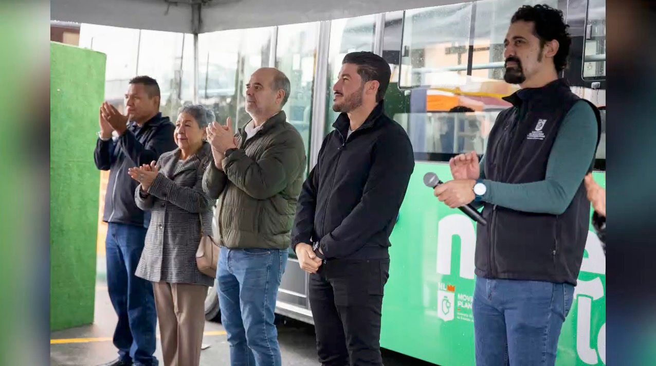 Entrega Samuel 14 nuevas unidades a la ruta 42 Realito