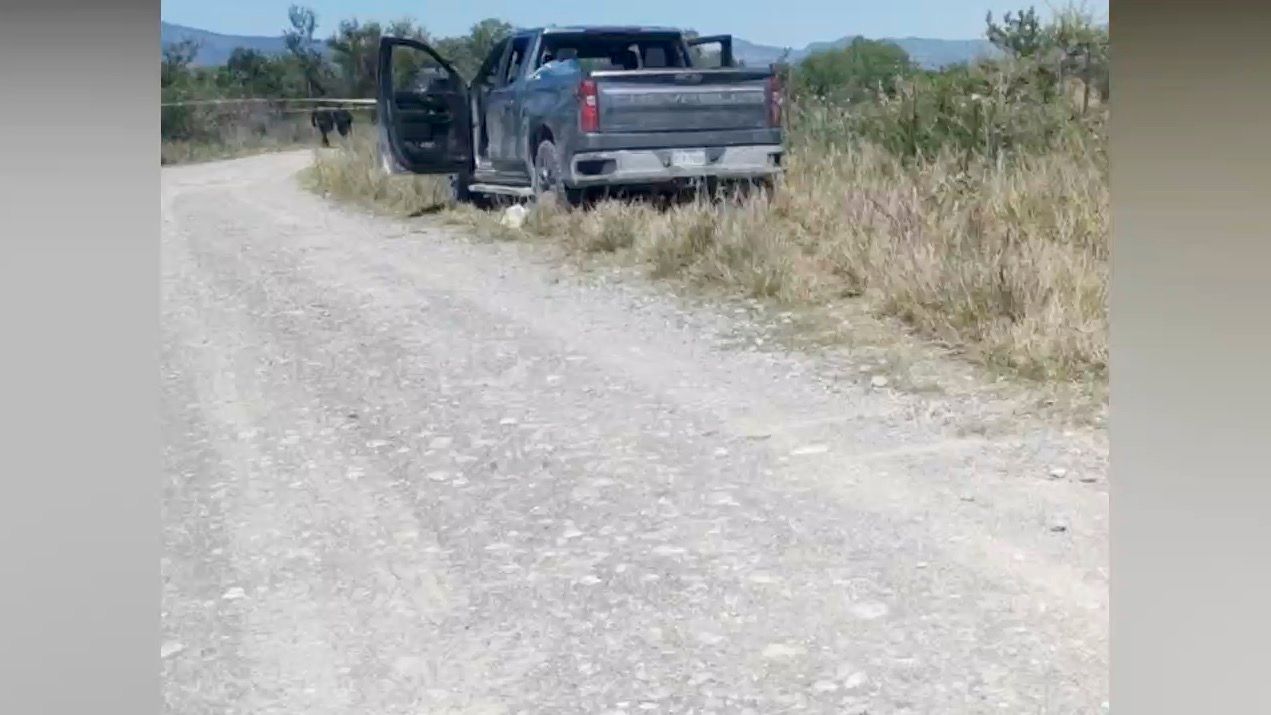 Hallan 3 cuerpos en camioneta en Sabinas Hidalgo
