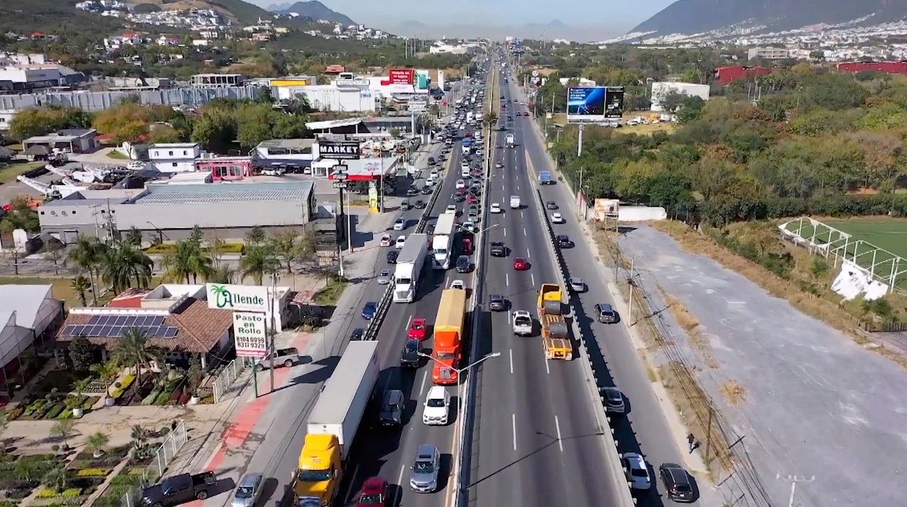 Crecimiento de parque vehicular entorpece vialidades