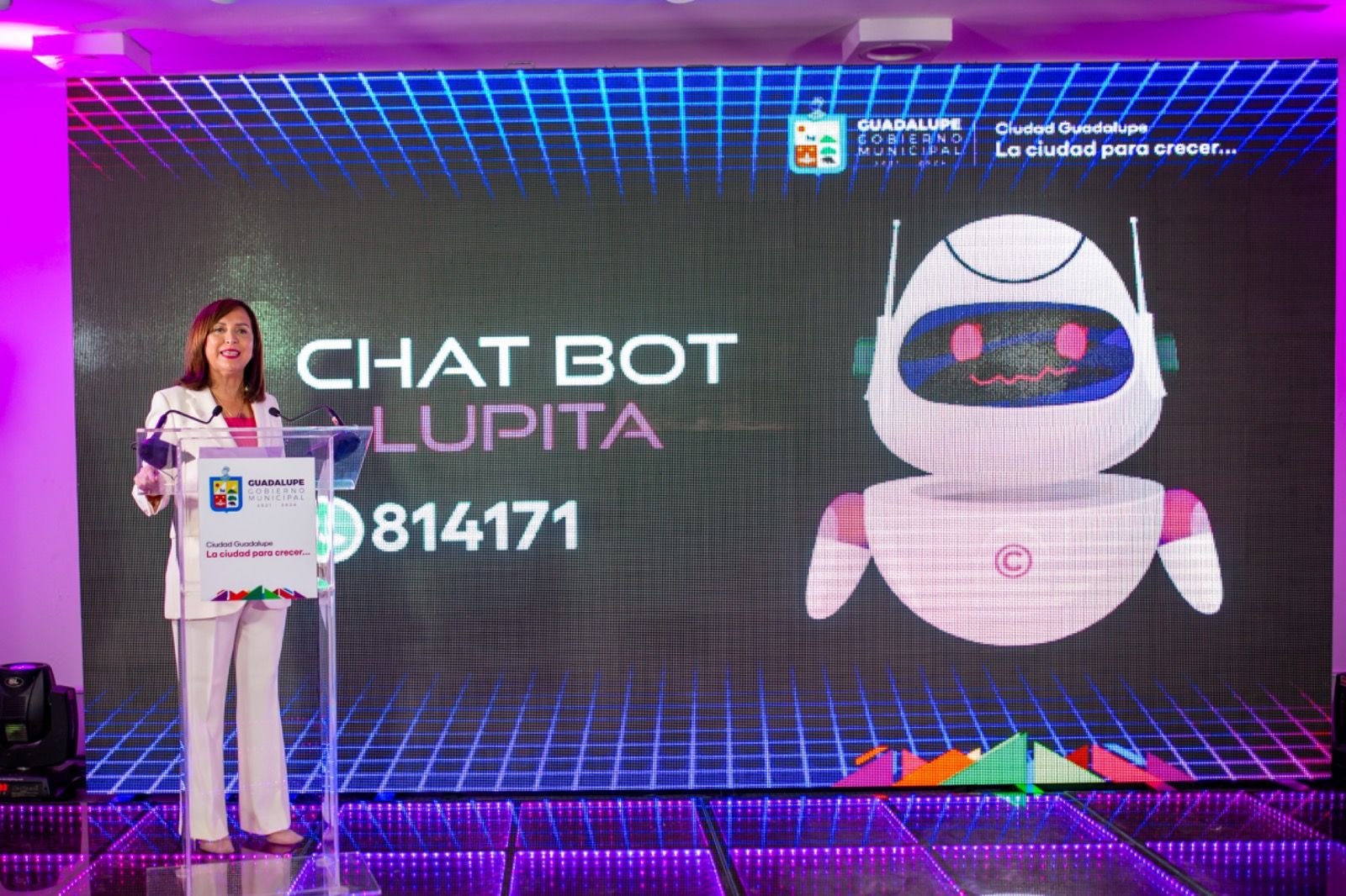 Presenta alcaldesa Cristina Díaz a chatbot ‘Lupita’