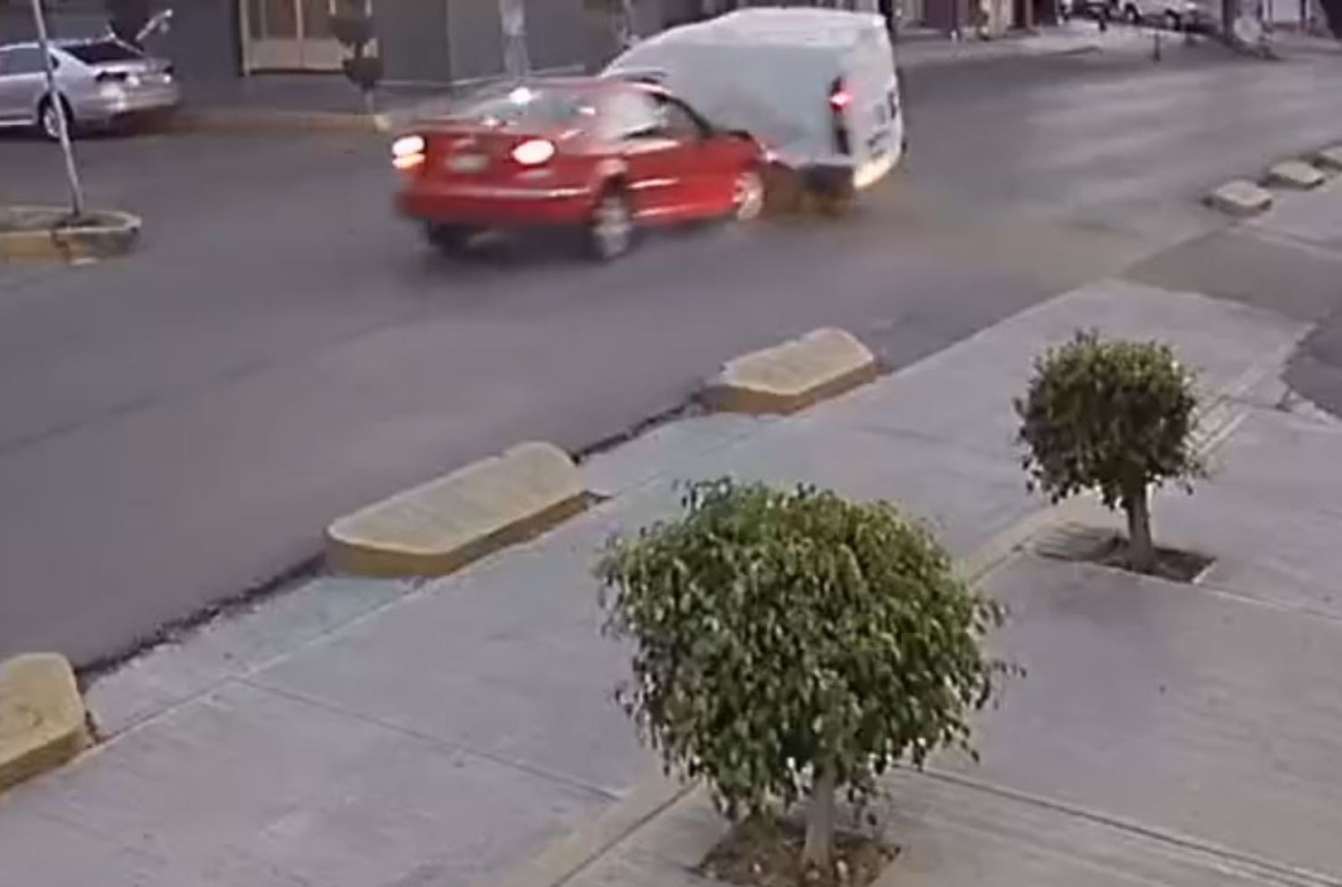 Video: Conductor ebrio choca y se da a la fuga en Pachuca