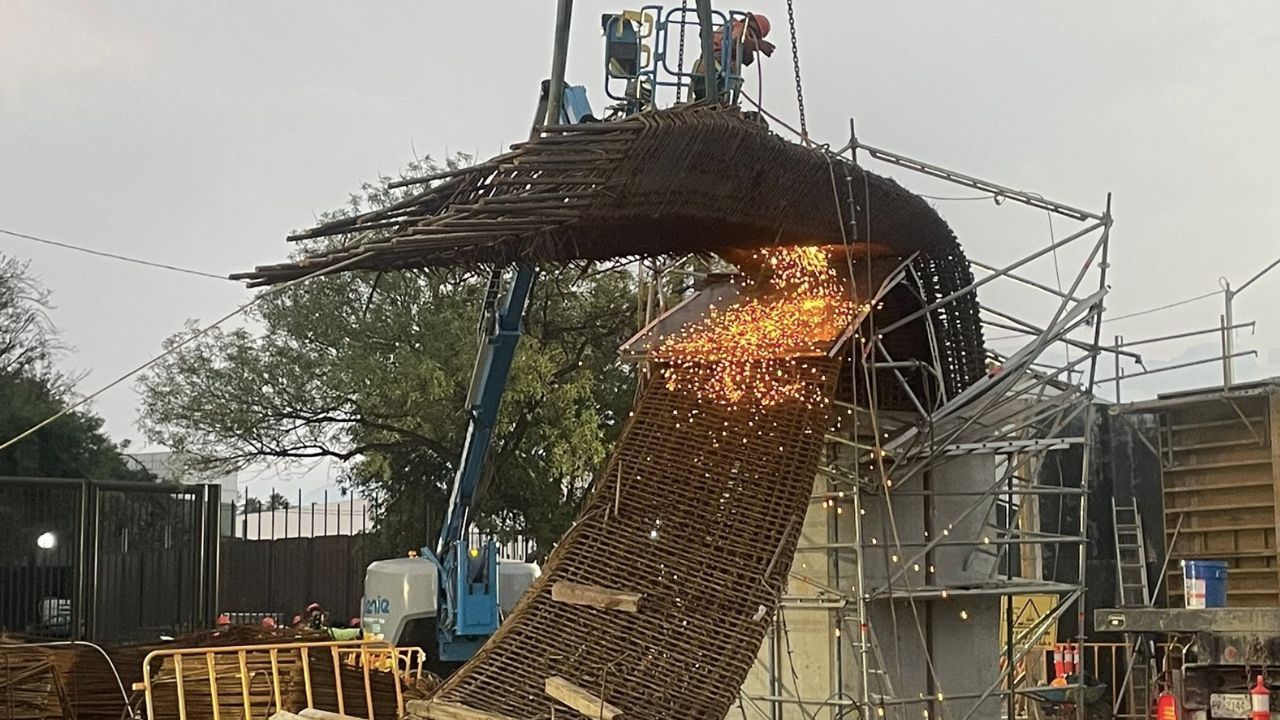 Columna de Metro de Línea 6 se desploma sobre la Y Griega