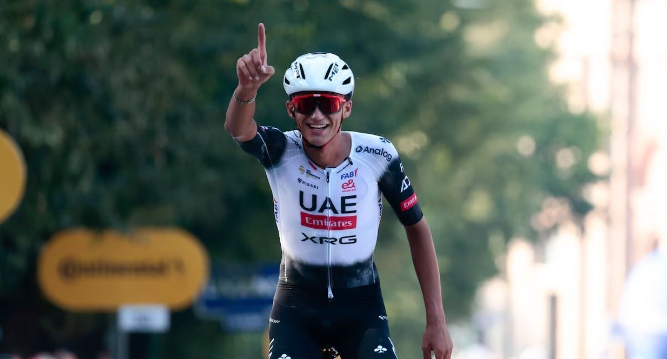 Isaac del Toro conquista su victoria 15 con una remontada épica