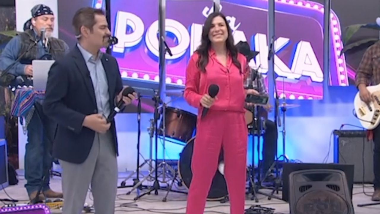 Canta Lorenia Canavati Dont Stop Believing En La Polaka