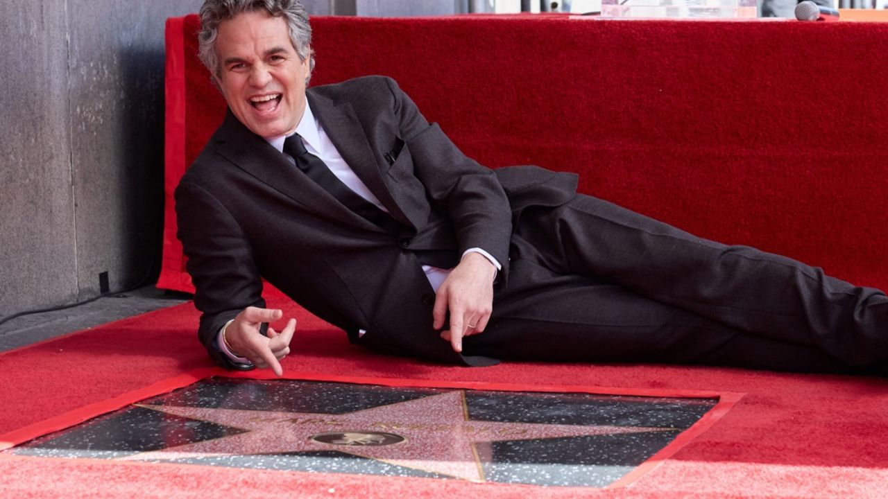 Mark Ruffalo recibe su estrella en el Paseo de la Fama