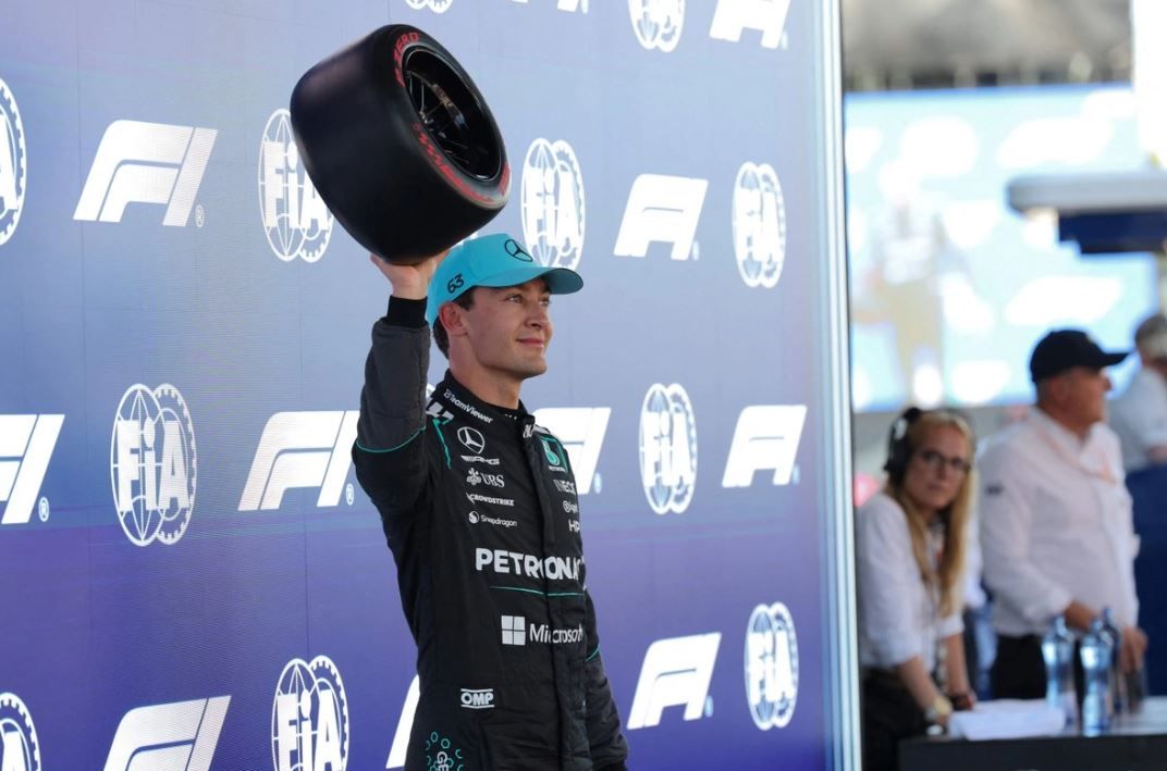 Russell logra la pole en Montmeló; 'Checo' saldrá en el lugar 19
