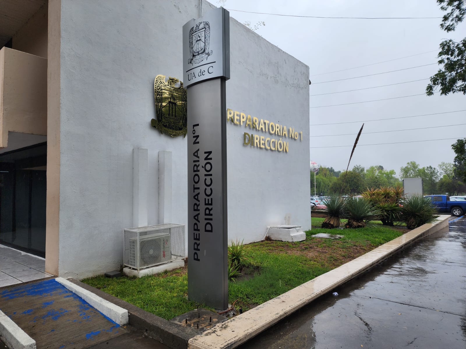 Entregan nombramiento a encargada de prepa 1 en Saltillo