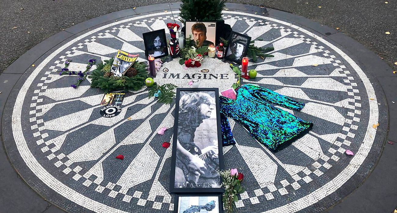 Central Park rinde homenaje a John Lennon a 45 años de su muerte