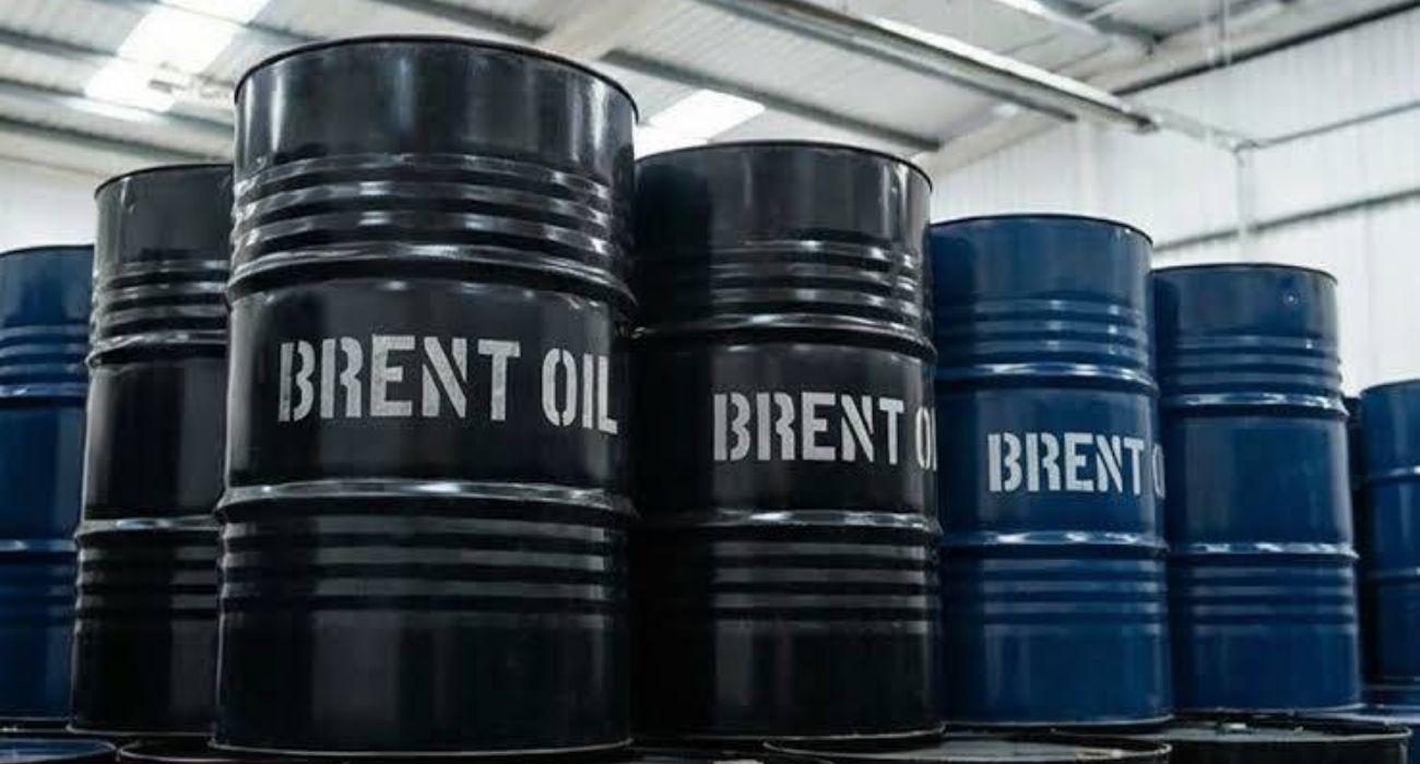Petróleo Brent rebasa los $120 dólares por tensión en Ormuz