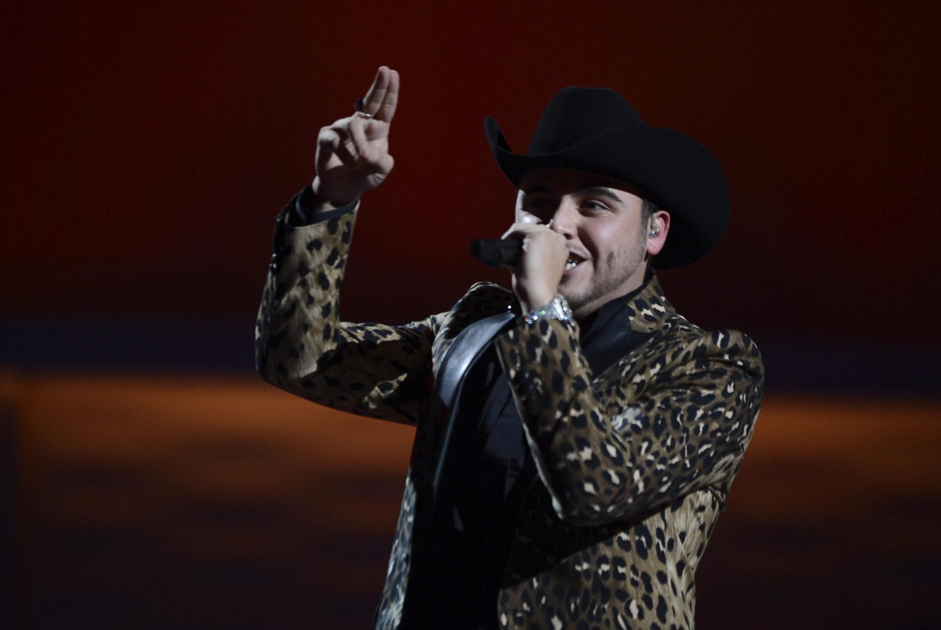 Gerardo Ortiz se declara culpable de dar conciertos a narcos