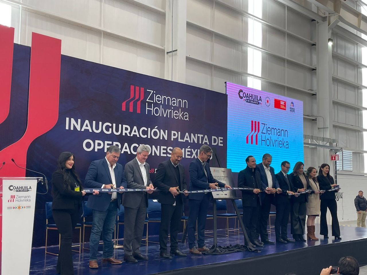Inauguran en Ramos Arizpe nueva planta de Ziemann Holvrieka