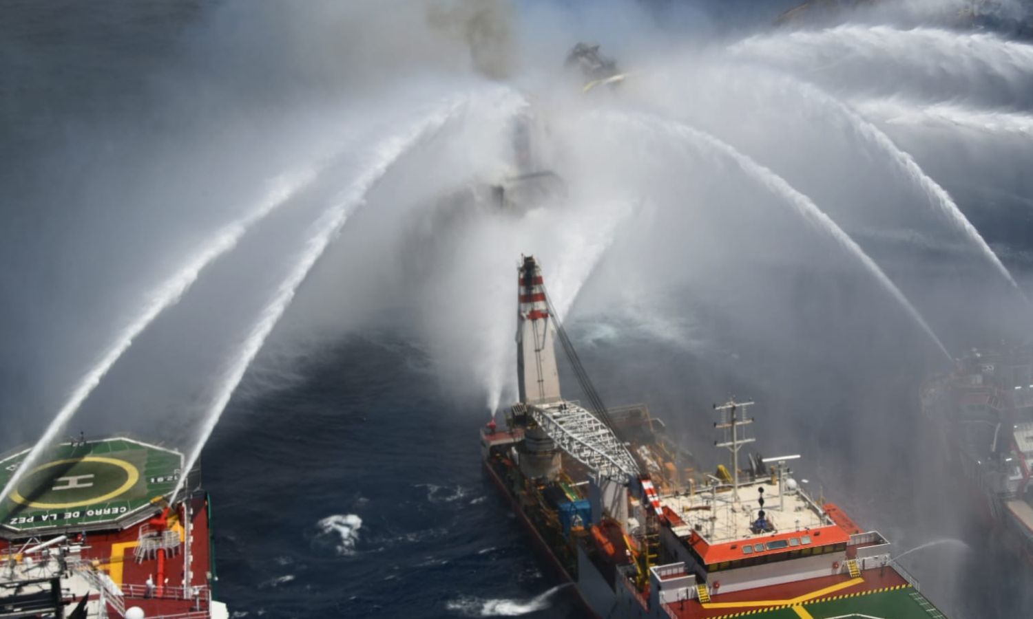 Pierde Pemex 700 mil barriles de petróleo por incendio
