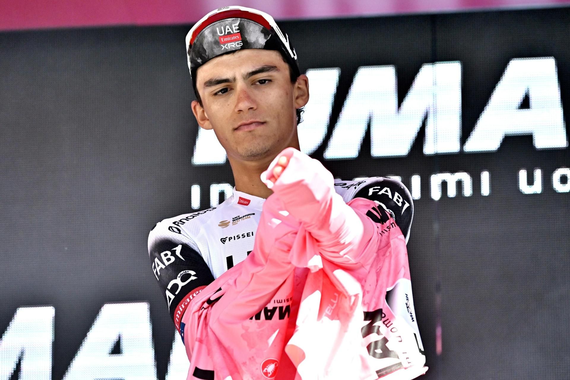 Isaac del Toro conserva la maglia rosa en el Giro de Italia