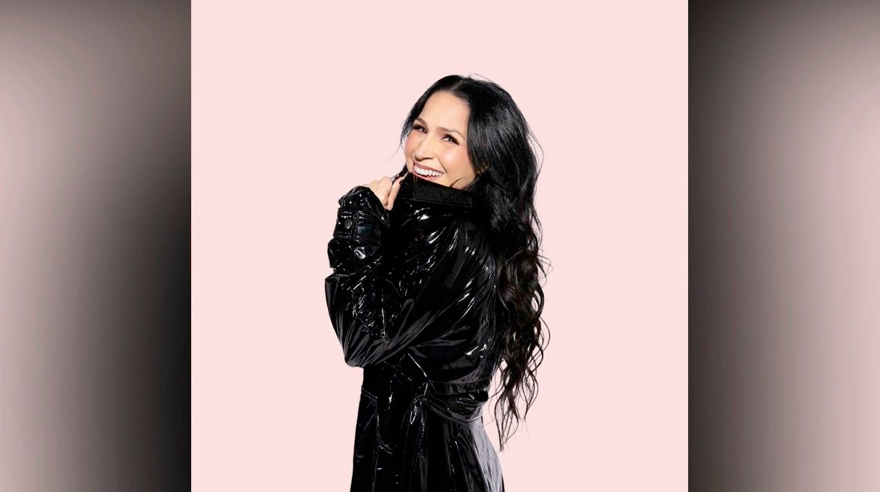 Jennifer Peña regresa renovada a la escena musical