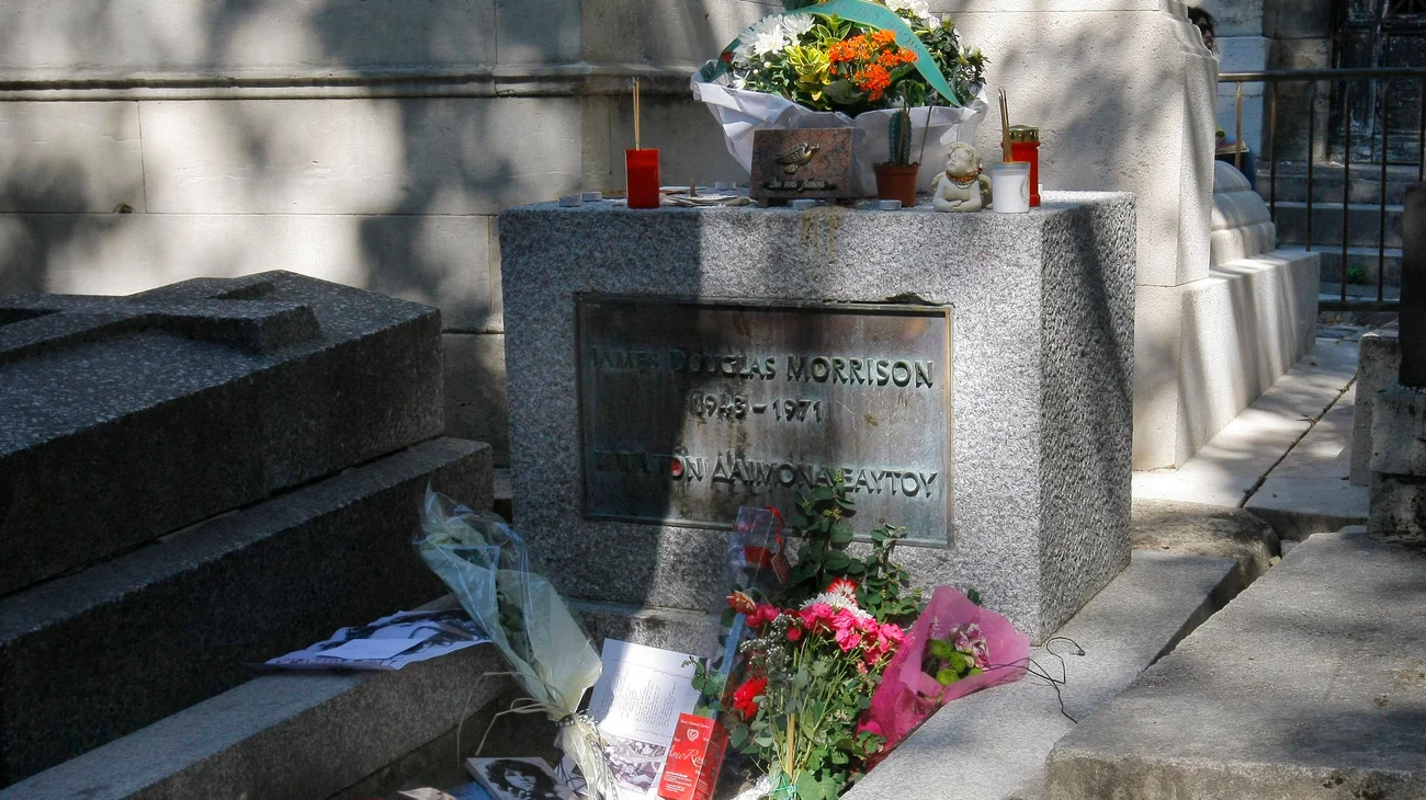 Recuperan busto de Jim Morrison, robado hace casi 40 años