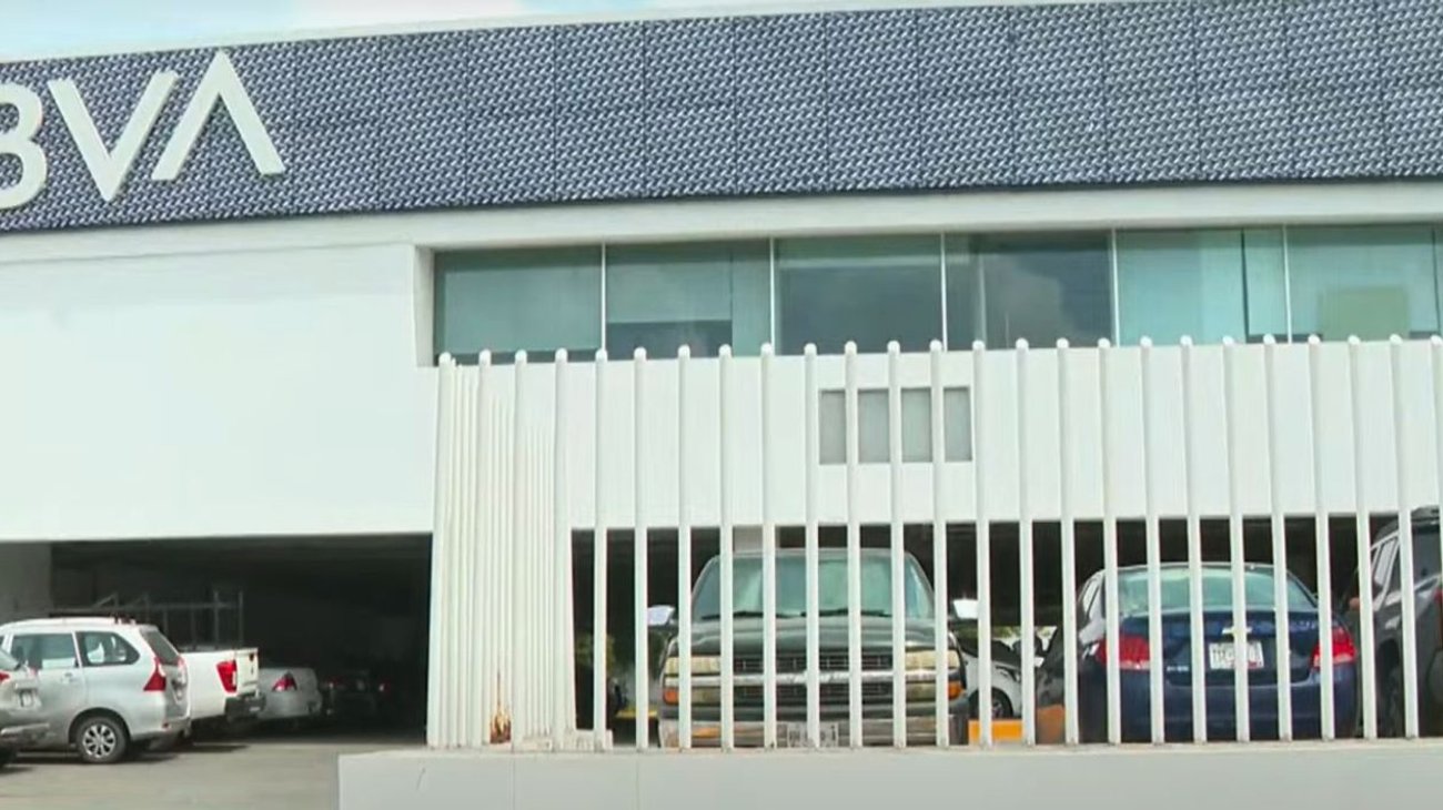 Roban dos millones de pesos a cliente de un banco en Guadalupe