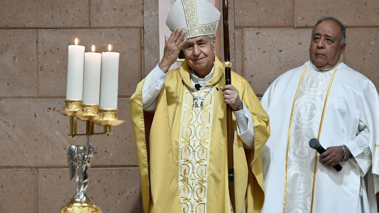 Arzobispo de Monterrey alista su renuncia por cumplir 75 años