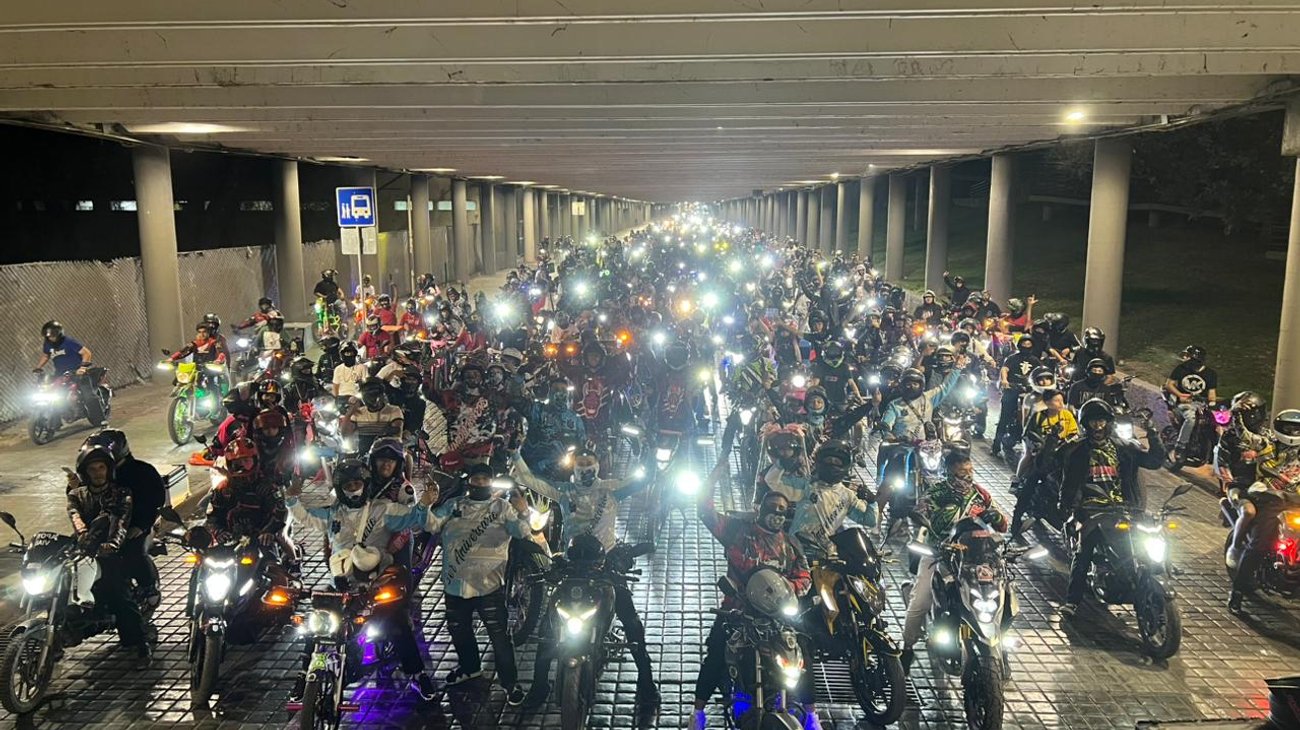 Realizan mega rodada de bikers en el Centro de Monterrey