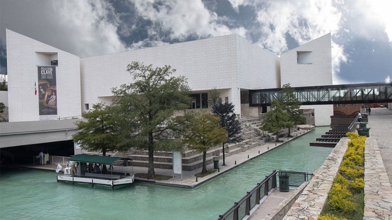 Mujer que lava ropa en Paseo Santa Lucía vive en la calle