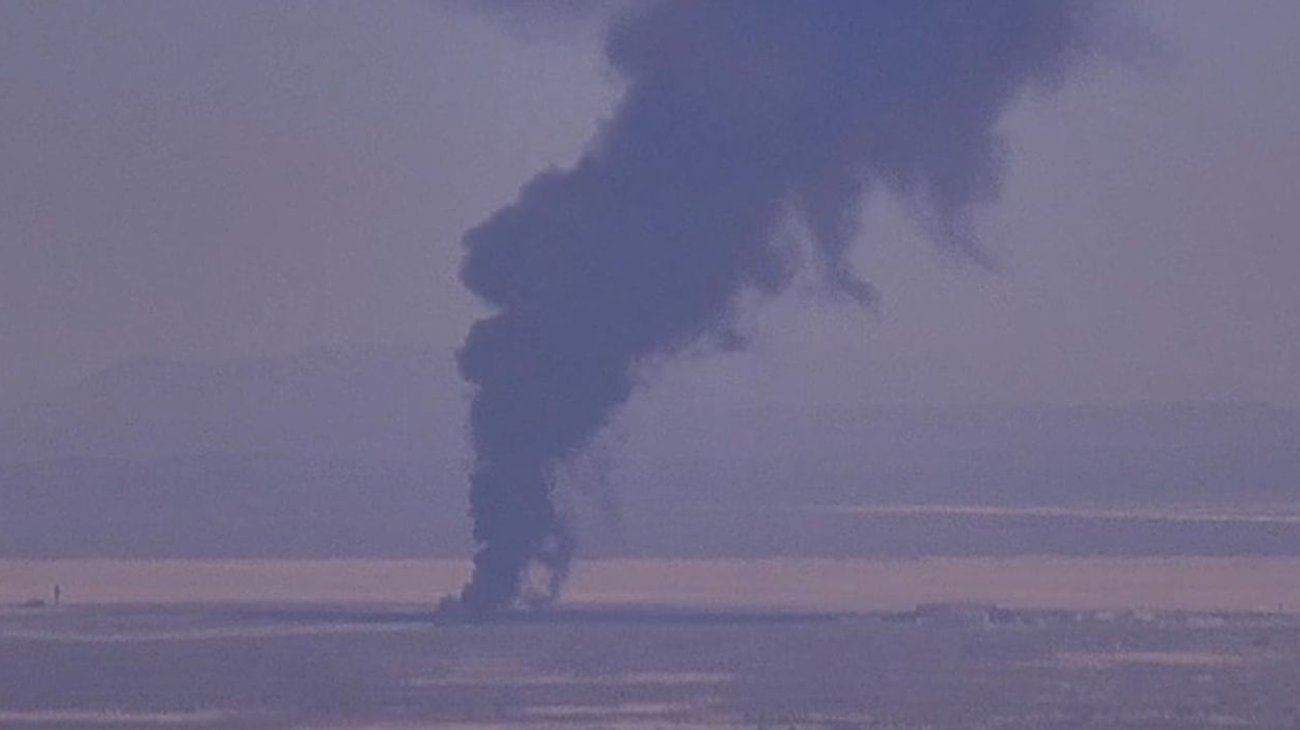 Suman ocho muertos por bombardeo B-52 siniestrado en EUA