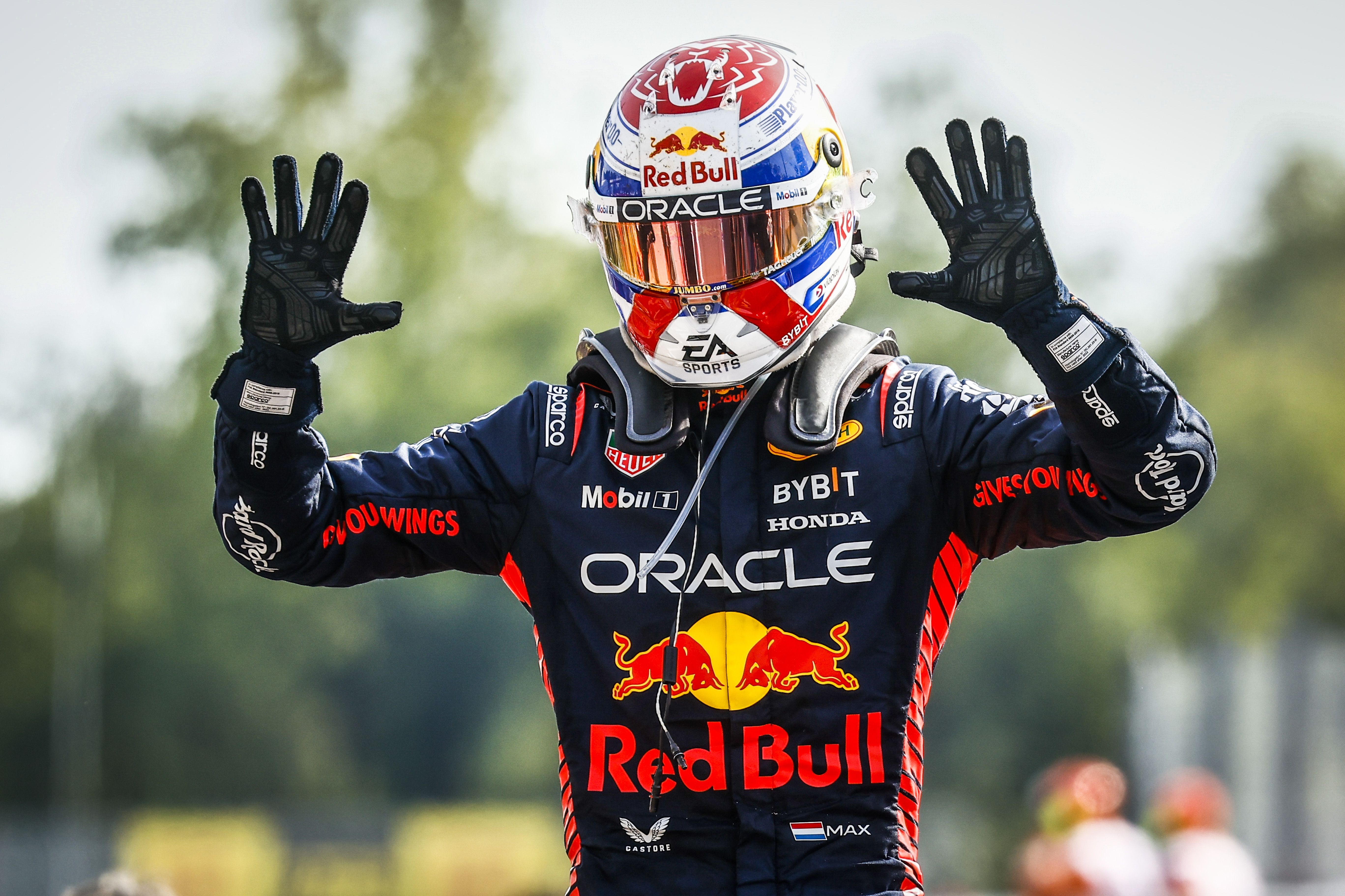 Verstappen logra pole con vuelta más rápida de la historia
