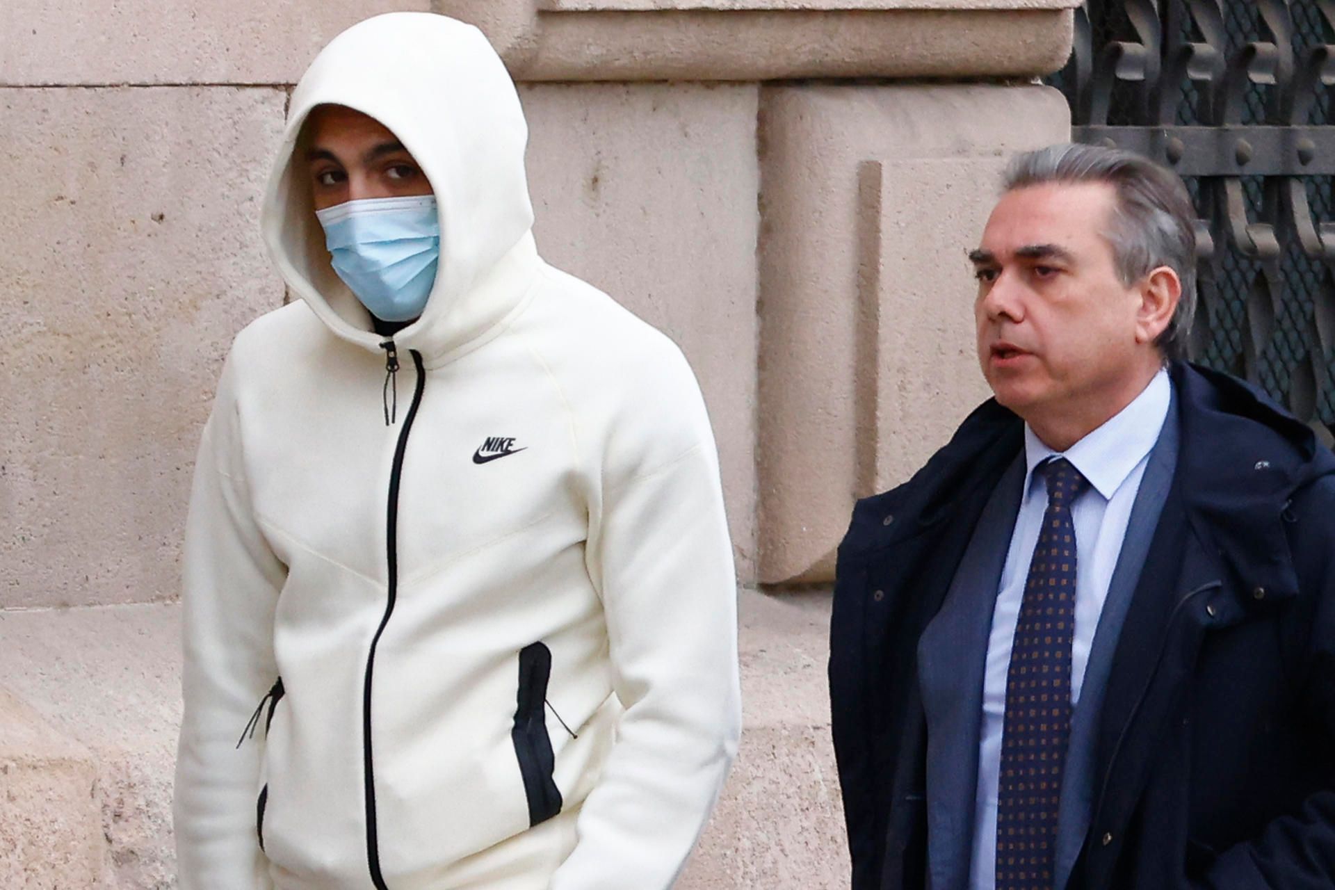 Morad acepta 2 años de prisión por incitar ataques