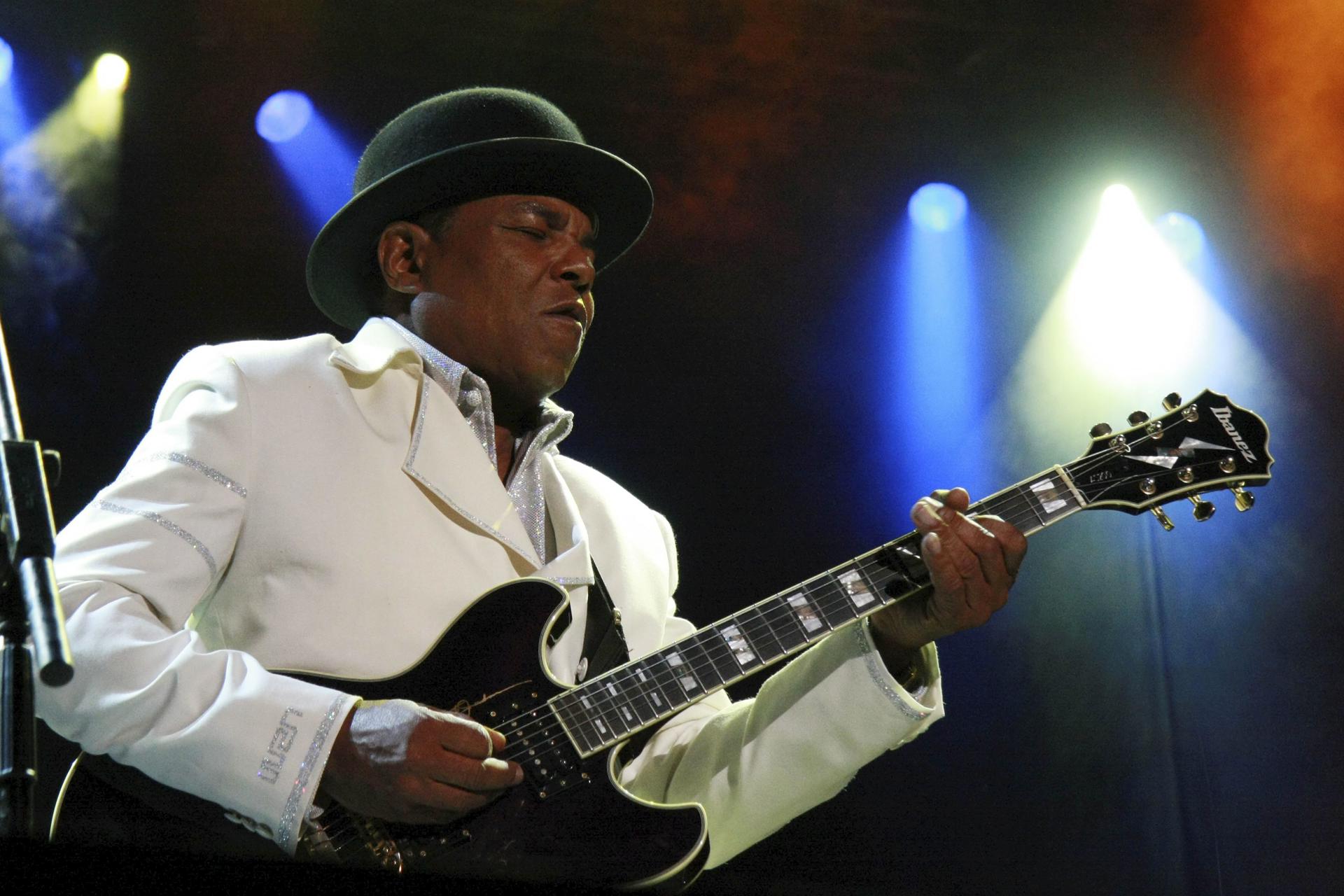 Muere el guitarrista Tito, hermano de Michael Jackson