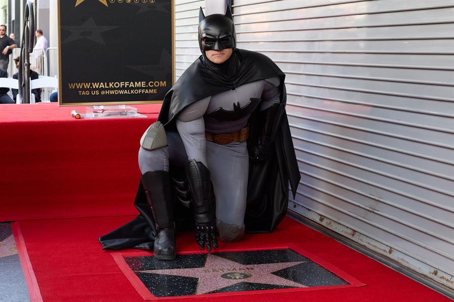 Batman, el primer superhéroe con estrella en Hollywood